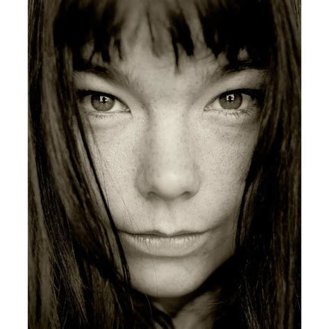 Björk Behindthegallery