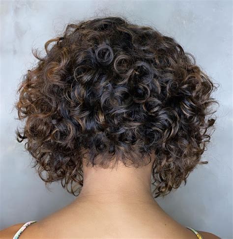 50 Gorgeous Short Curly Hairstyles Youll Adore Hair Adviser