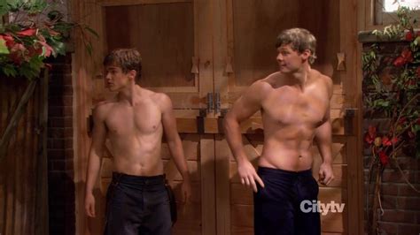Auscaps Brandon W Jones And Jack Depew Shirtless In 2 Broke Girls 2