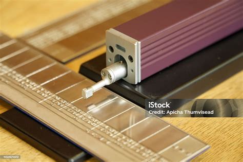 게이지 블록이 있는 교정 표면 거칠기 시험기 기계 표면 마감 측정 기기 0명에 대한 스톡 사진 및 기타 이미지 0명 검사 보기 고급 Istock