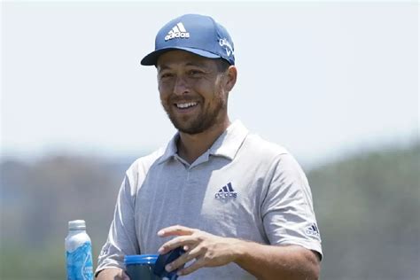 Xander Schauffele Keeping Leader Scottie Scheffler In Check At Tour