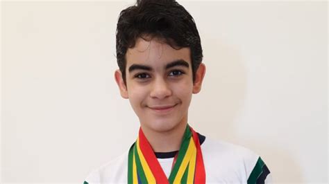 Superdotado Com Apenas 14 Anos Caio Temponi Passa Novamente Para