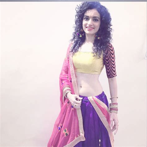 Vaibhavi Upadhyaya With Her Perfect Waist Rdesinavelsandbellies