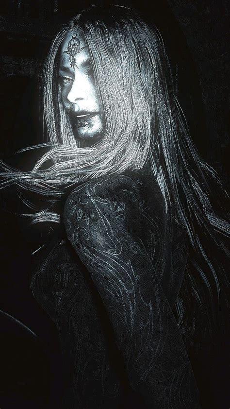 Cassandra Dimitrescu Pfp In 2025 Resident Evil Anime Resident Evil Collection Scene Aesthetic