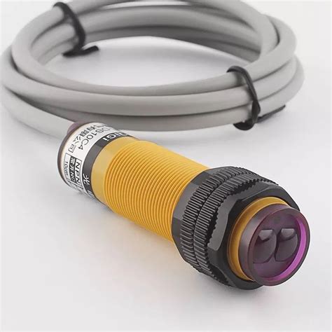 Sensor เซ็นเซอร์โฟโต้ สวิทช์ E3f Ds10c4 ตรวจจับ 10cm Dc Npn ปกติเปิดสามสายอินฟราเรด