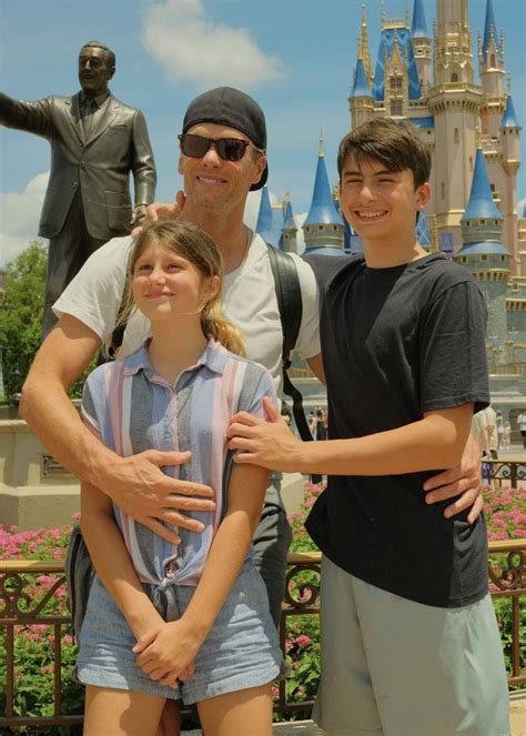 Tom Brady Looks Terrified In Tower Of Terror Photo With Daughter