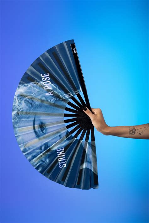 Leque Bambu Premium Madonna Strike A Pose Ac Sassy Made In Brazil