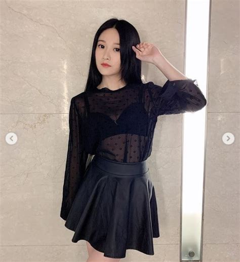 正妹老師夜店戰袍超透視 內衣外露網暴動了：血壓瞬間飆高 娛樂星聞