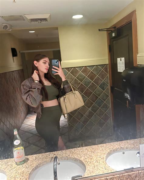 Ella Reese Elllareesee • Instagram Photos And Videos