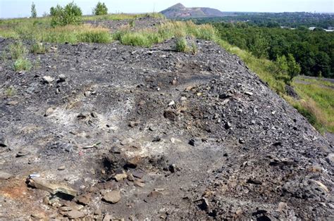 Na Pierwszym Planie Aktywność Termiczna Hałdy Anna W Pszowie Drugi Plan To Szarlota Czyli