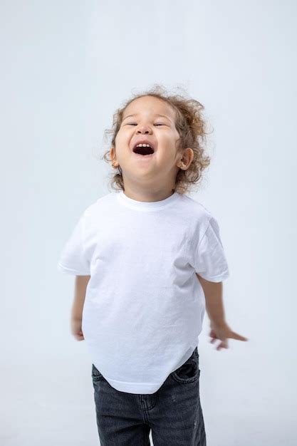 43 000 Mischiev Pictures