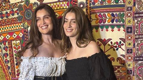 Laetitia Casta E La Figlia Sahteene Sednaoui Avuta Con Il Fotografo