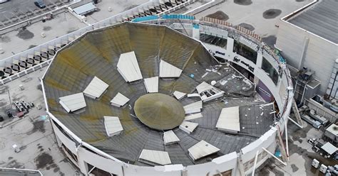 Pánico En Real Plaza Trujillo Por Caída De Techo Del Patio De Comidas Hay Heridos Y No Se