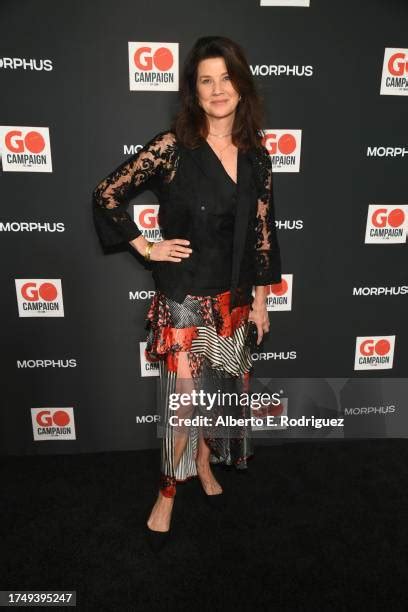 2105 Daphne Zuniga Photos And High Res Pictures Getty Images