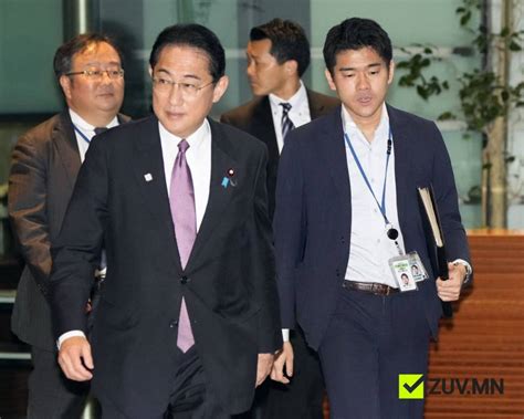 Япон улсын ерөнхий сайд Фүмио Кишида хүүгээ төрийн албанаас чөлөөлөхөөр болжээ