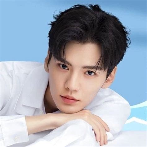 Pin By Montoq18 On Bi Wen Jun Singer Kpop Hair Actors And Actresses