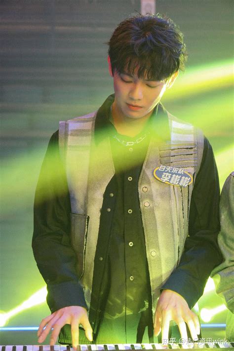 李逸男新剧《摇滚狂花》会员收官 吴事生菲”组合双向奔赴结局圆满 知乎