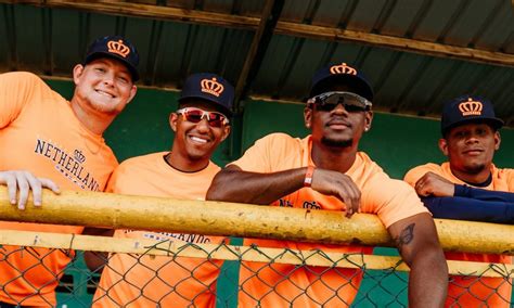 Rafaela En Richie Palacios Op Opening Day Roster Jonathan Schoop