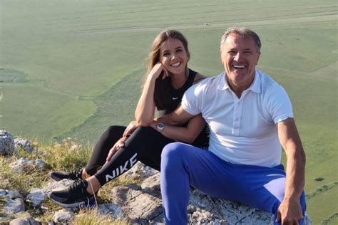 Djevojka Mamića Objavila Zajedničku Fotografiju Nikad Nije Izgledao Bolje N1