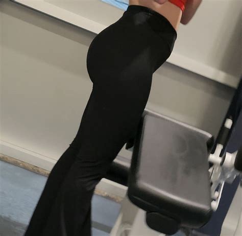 Thick Blonde Gym Pawg In Flare Leggings Spandex Leggings And Yoga