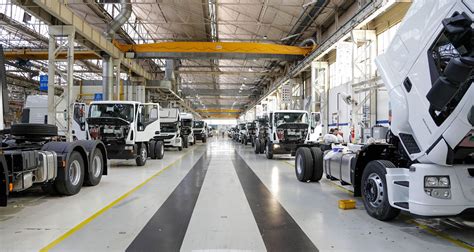 Así Se Fabrican Los Camiones Iveco En La Planta De Córdoba 16 Valvulas