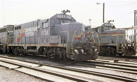 Csx Emd Gp16 Locomotives 1728 And 1795 Are Seen In Yard… Flickr