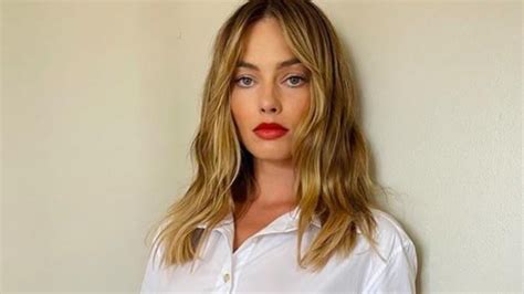 Margot Robbie Had To Do Tequila Shots Before Shooting Sex Scene With Leonardo Dicaprio