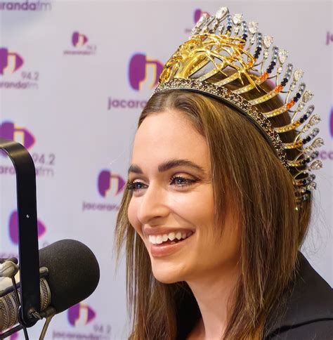 LOOK: Mia le Roux off to Mexico for Miss Universe pageant