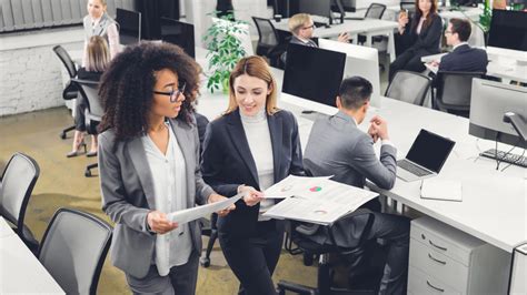 How Technology Driven Data Analytics Can Improve Decision Making In Manufacturing Companies 🏭📊