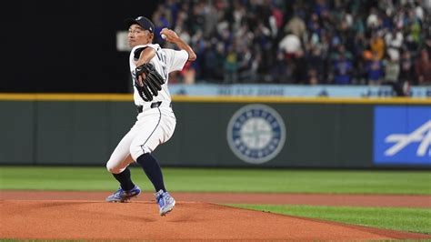 Ichiro Honored With First Pitch On Opening Day 03 27 2025 Mlb Japan