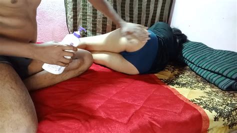 Dewar Ne Bhabi Ki Malish Karke Choda Bhabi Ko