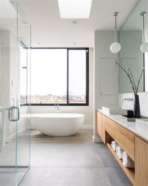 Modern Bathroom Design With Freestanding Tub