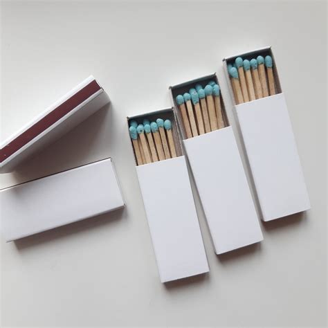 102550100 Plain White Tiny Matchboxes Striker From One Side Wooden Matches Inside