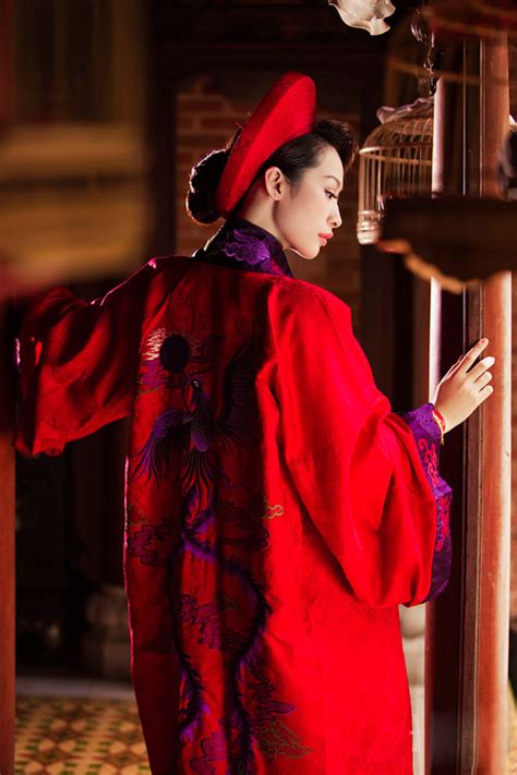bom sex quỳnh thy nền nã với áo dài