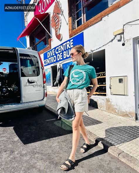 Florrie Arnold Feet Aznudefeet