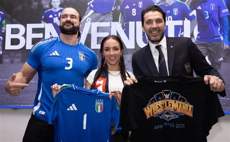 حضور ستاره‌های Wwe در سن سیرو؛ چلسی گرین و درو مک‌اینتایر در کنار بوفون طرفداری