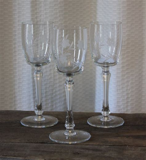 Fine Crystal Stemware Set Of 6 Something Borrowed Event Rentals