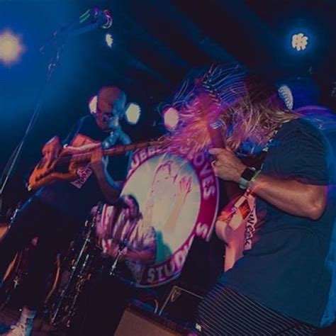 Hyperbolic Instagram Facebook Linktree