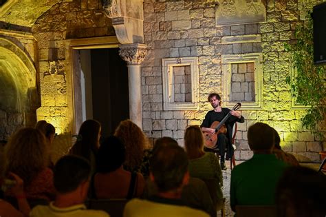 Fotogalerija Filip Mišković Nastupa Na Festivalu Majstori Gitare U Trogiru Dalmatinski Portal