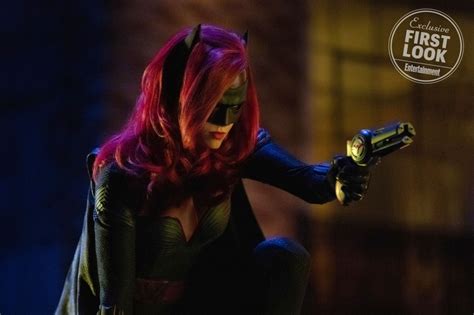 Sneak Peek At Next Months Arrowverse Crossover Event Brings Us First