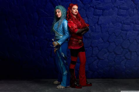 Descendants The Rise Of Red Movie Chloe And Red 4k Uhd Wallpaper For