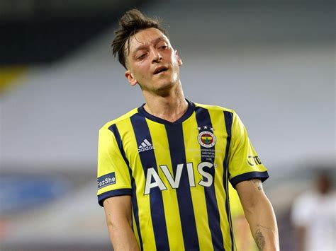 Ozil 2022