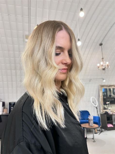 Buttercream Blonde Live True London