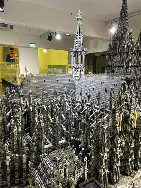 Huge Lego Cologne Cathedral Built By Beyond The Brick