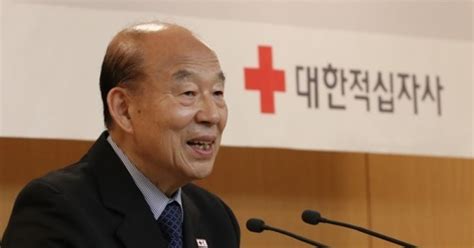 박경서 한적 회장 회식 자리서 성희롱 발언 물의깊이 사과