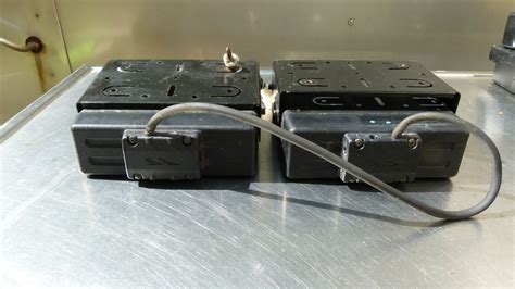 Lot Of 2 Vertex Standard Two Way Radio Model Vx 4000l And Vx 4000v