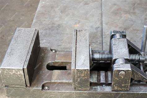 Tornillo De Banco Industrial Pesado De Metal Grande Con Mecanismo De