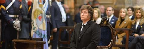 El Día Que El Poder Fue Rito Tedeum Conjuro Y La Política Como Teatro