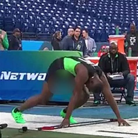 Nfl Memes Horrific Wardrobe Malfunction With Players Facebook