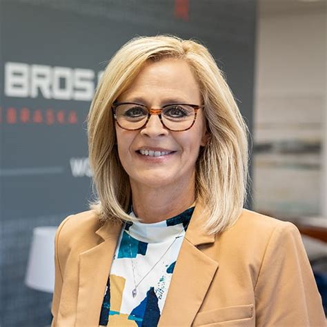 Woods Bros Realty Diane Lewis